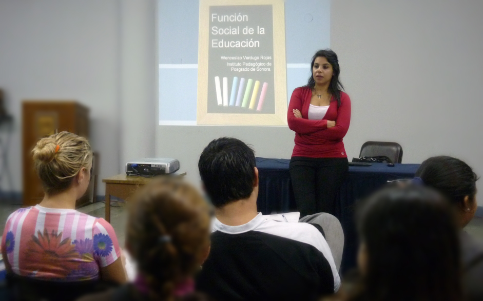 En clave de Mujer: ¡A mi profesora le falta saber compartir!